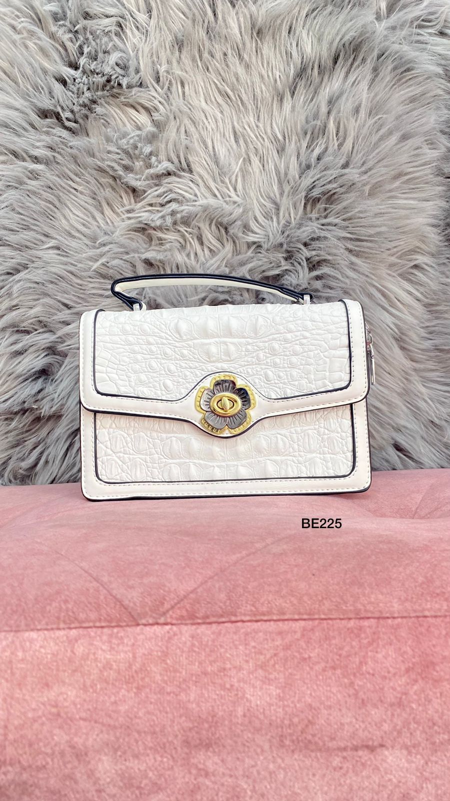 Bolso blanco textura aplique flor - Agaval