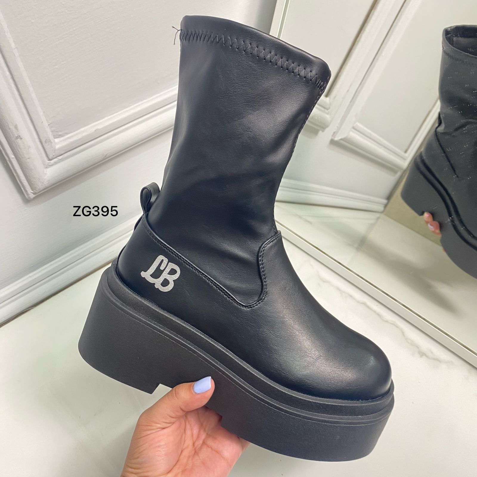 Botin negro plataforma - Agaval