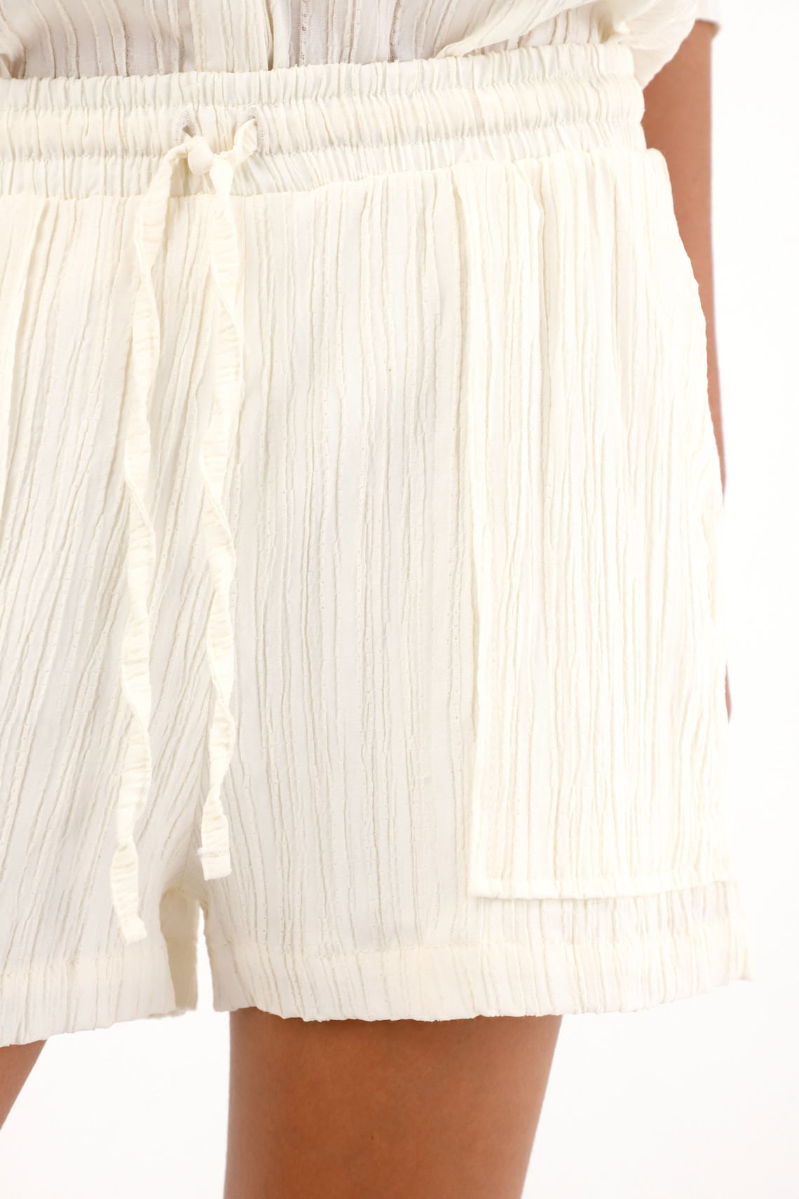 Short con textura y pretina elástica crudo para mujer - Agaval